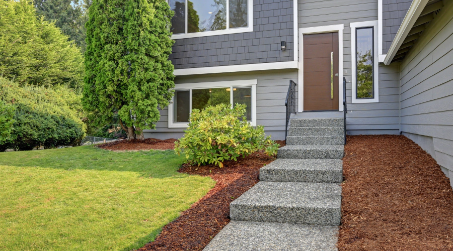 Pine Straw Installation Flowery Branch, GA | Free Estimates!